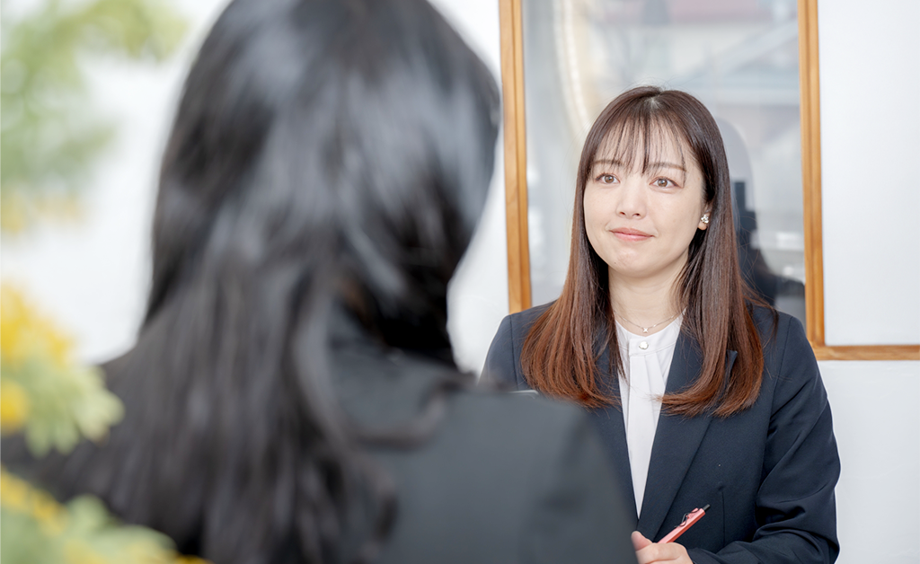 【徹底解説】ポジティブフィードバックとは？部下の成長を促す効果的なやり方、具体例も紹介 | AJS ソリューション・サービスサイト Solution Navigator