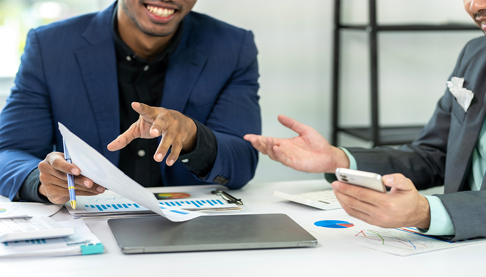 1on1ミーティングで話すこと｜テーマの例やポイントを解説 | AJS ソリューション・サービスサイト Solution Navigator